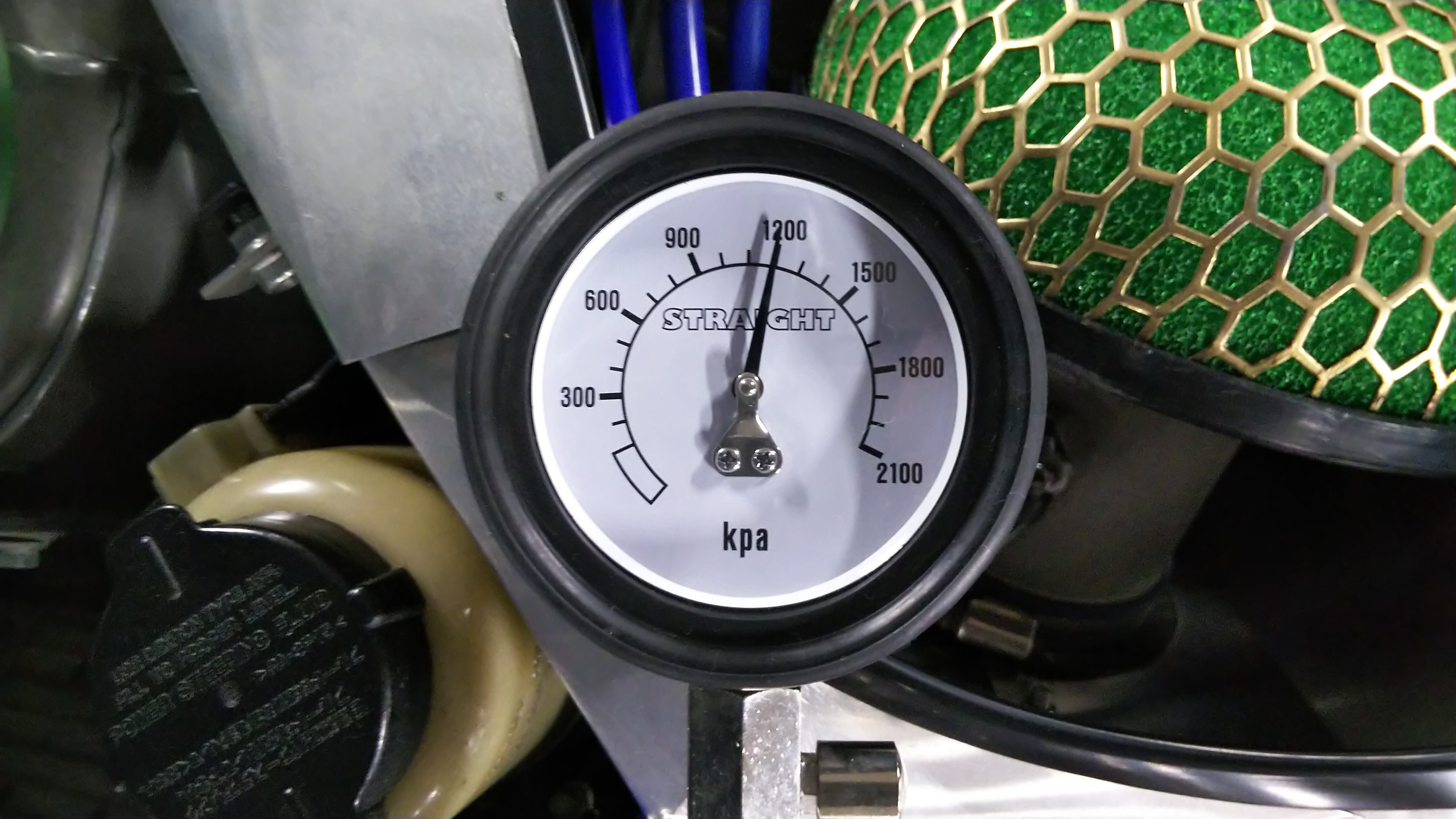 NUTEC「NC-202（Comp BOOST for ENGINE）」圧縮圧力回復剤をER34に投入 | 吉平坂科帳（きっぺいはんかちょう）：吉平ブログ