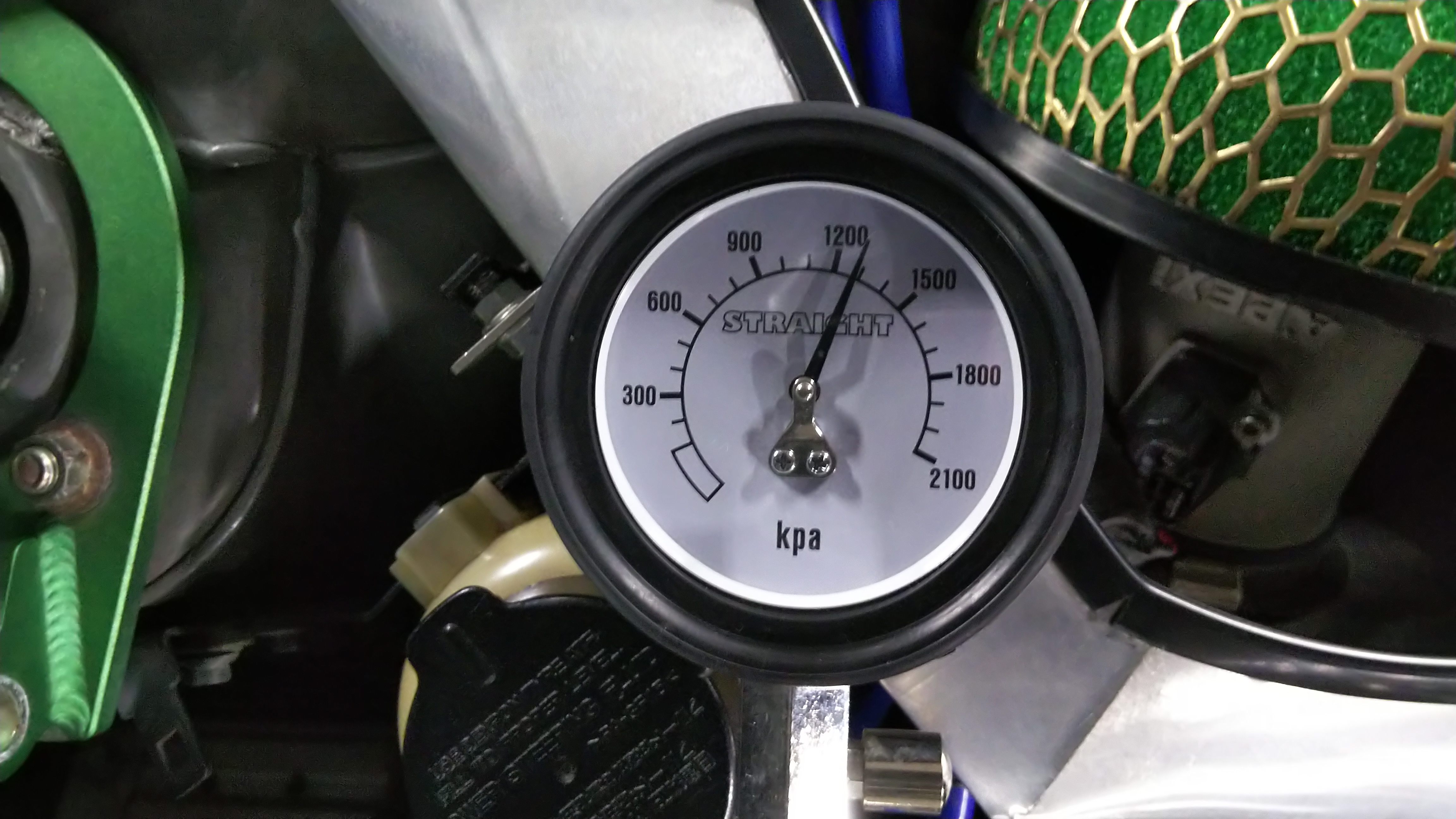 NUTEC「NC-202（Comp BOOST for ENGINE）」圧縮圧力回復剤をER34に投入 | 吉平坂科帳（きっぺいはんかちょう）：吉平ブログ