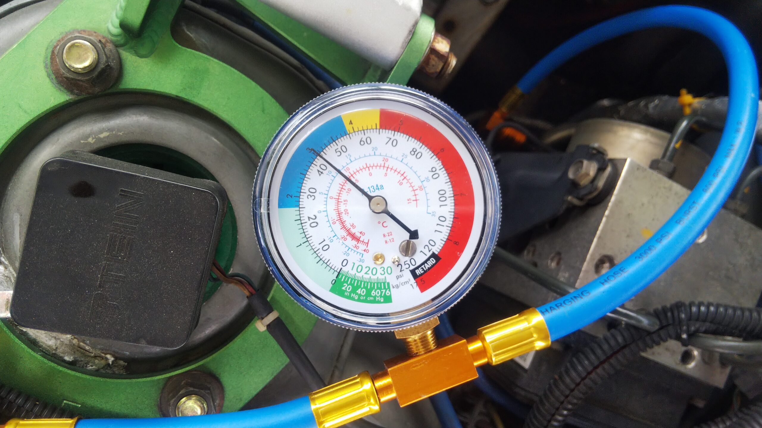 2年振りにNUTEC「NC-200」エアコンコンプレッサーオイル添加剤を注入 | 吉平坂科帳（きっぺいはんかちょう）：吉平ブログ